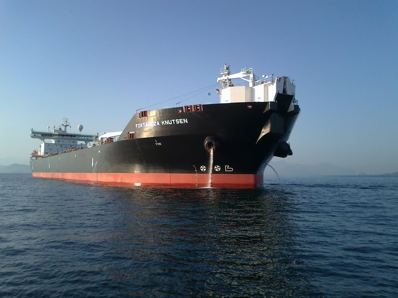 Navios em Santos: Movimentação em Angra dos Reis.