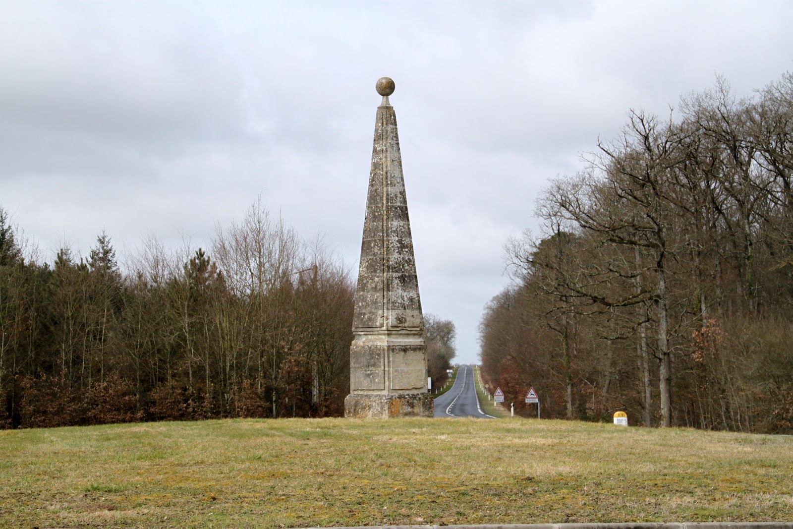 Chez Charnizay: Pyramids or obelisks?