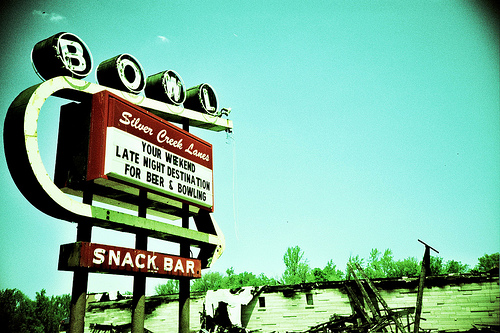 Hung Up On Retro: Retro Bowl Signs