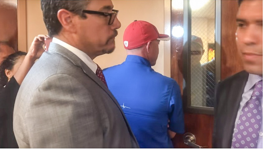 EL RRUN RRUN: DID CARLOS ELIZONDO CASE CAUSE NOE GARZA, SAENZ SPLIT?