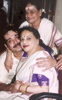 Vineeth Family Wife Biography Parents children's Marriage Photos