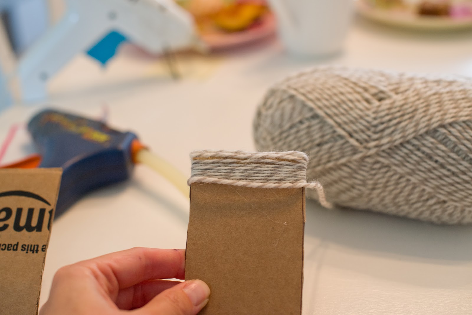 Domestic Fashionista: Yarn Wrapped Cardboard Monogram Letters Tutorial