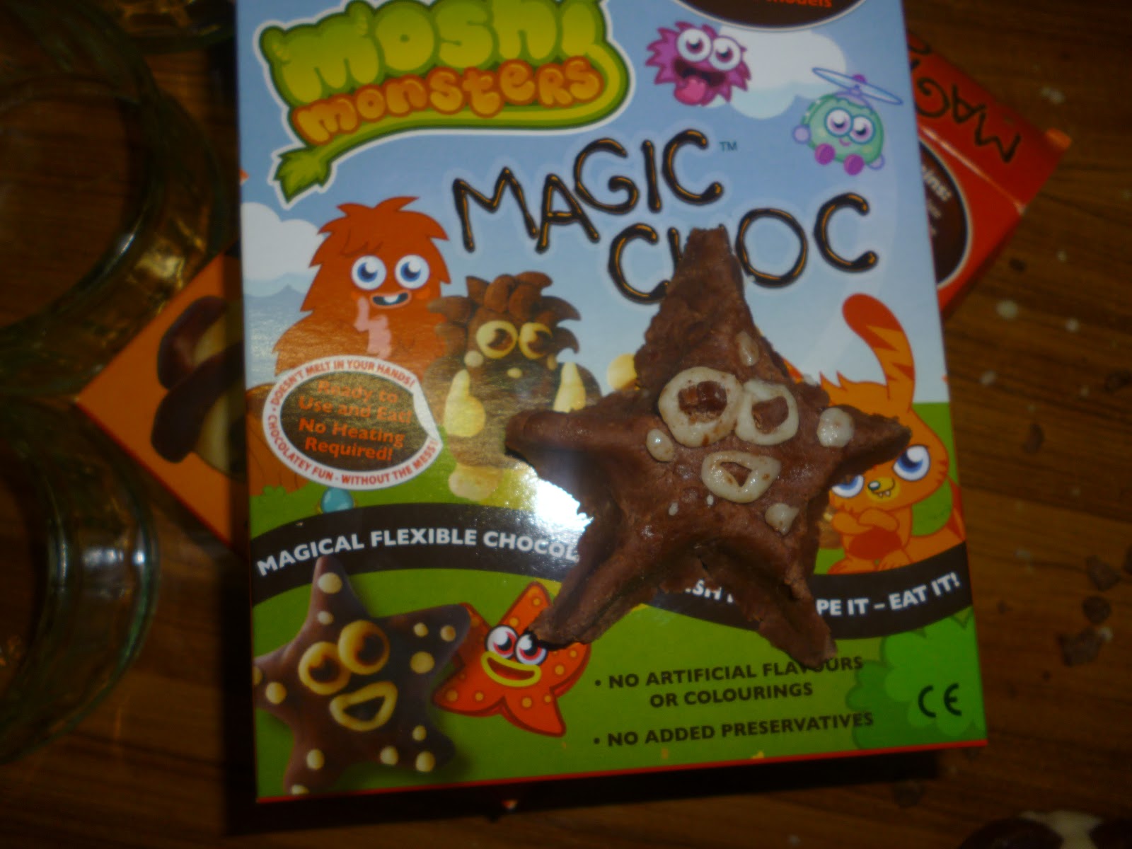 Madhouse Family Reviews: Moshi Monsters Magic Choc review
