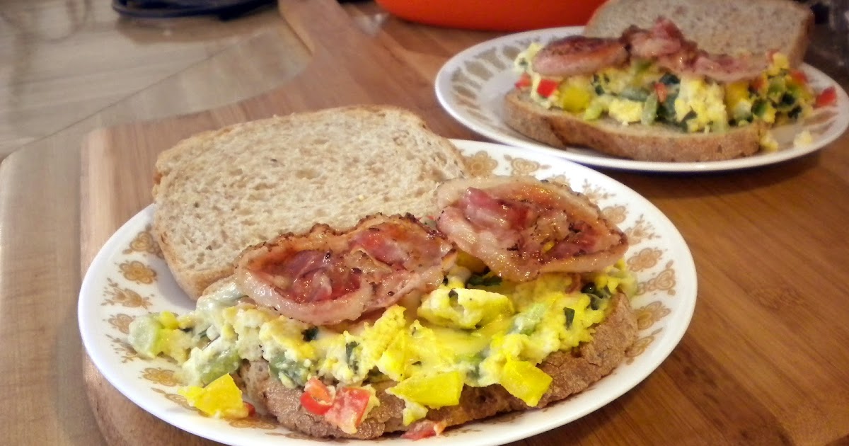Cooking for Zo: Italia Scramble Stackwich