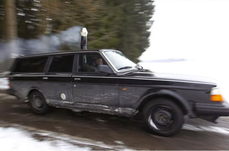 Cars: Fireplace in Car / Wood Stove in Volvo