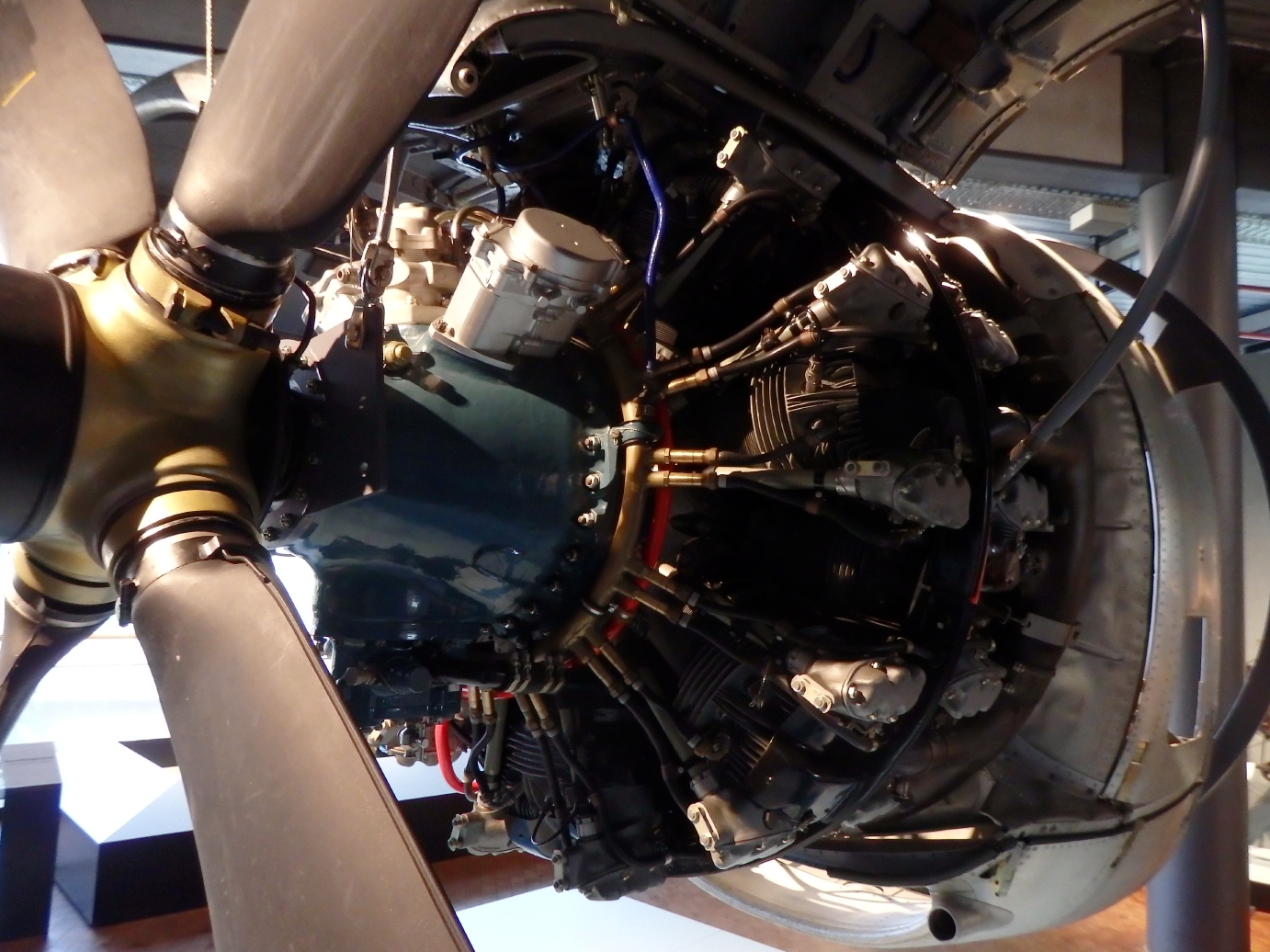 Alma de herrero: Motor en estrella ASh-82 fabricado en la Alemania oriental