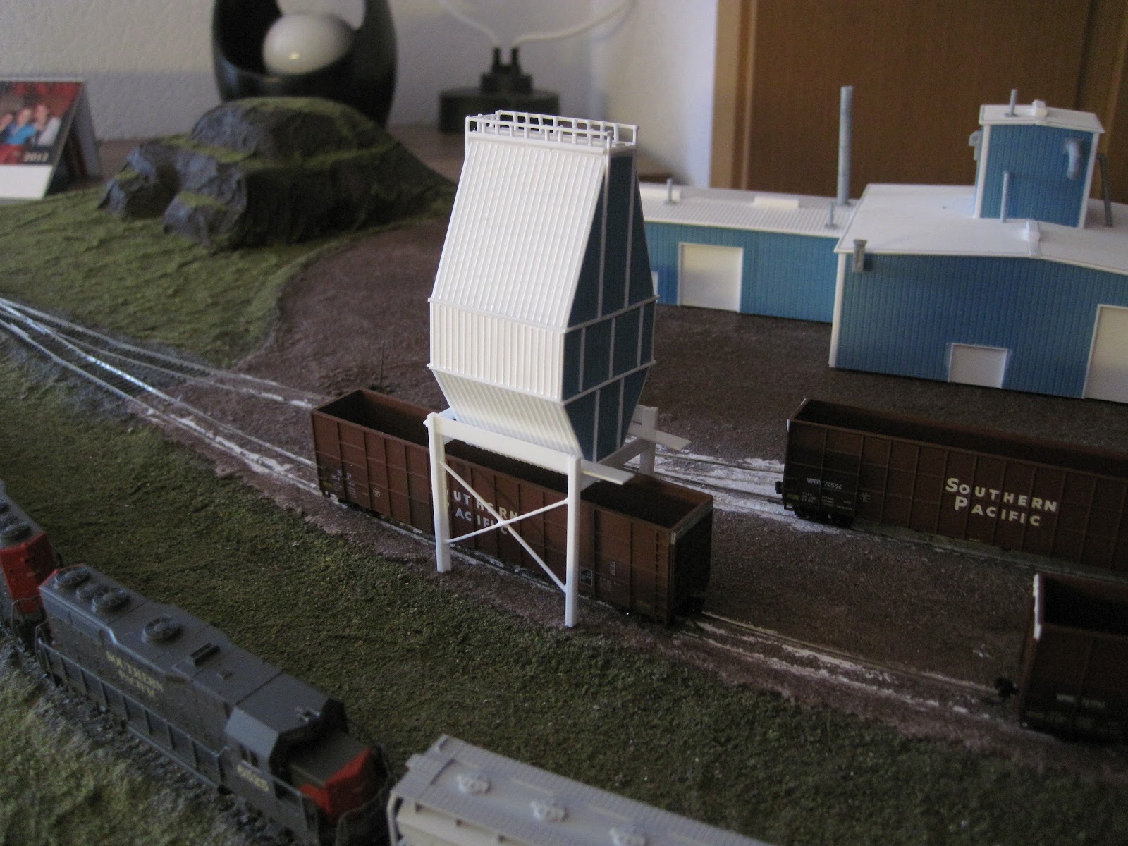 N-Scale AmericaN Module(s): Der/ The Woodchip Loader