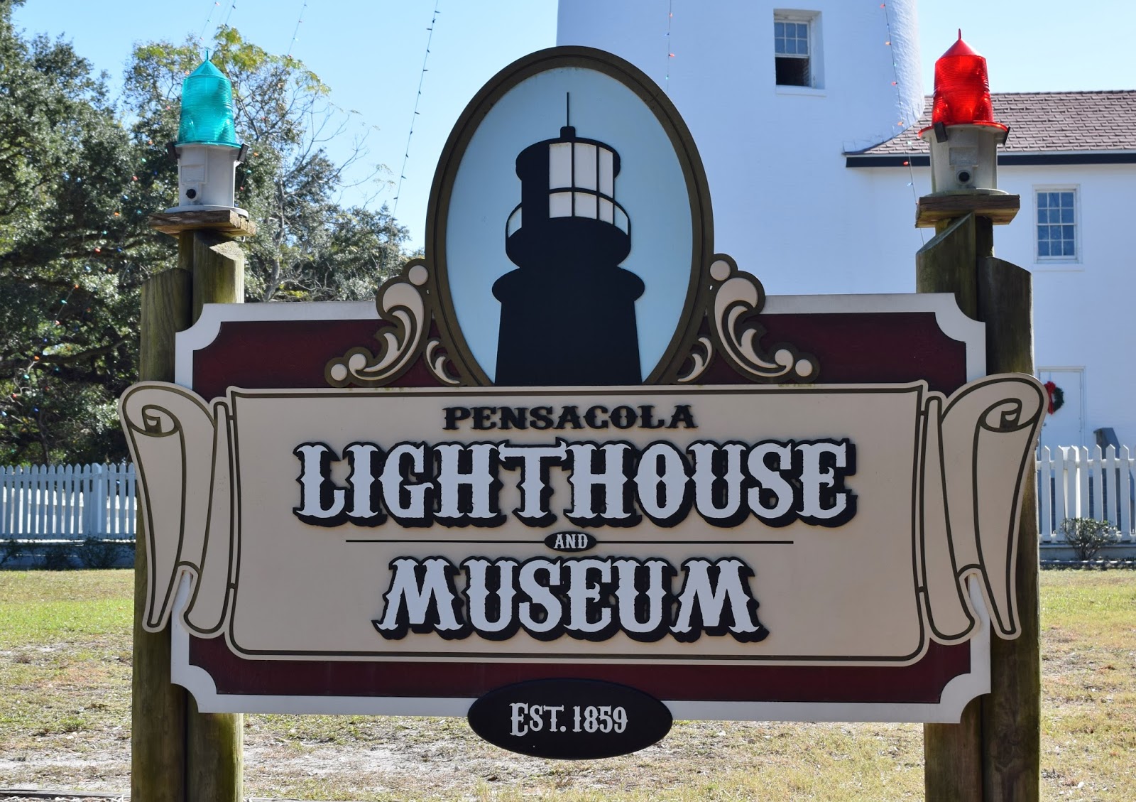 HappiLeeRVing: Pensacola Lighthouse