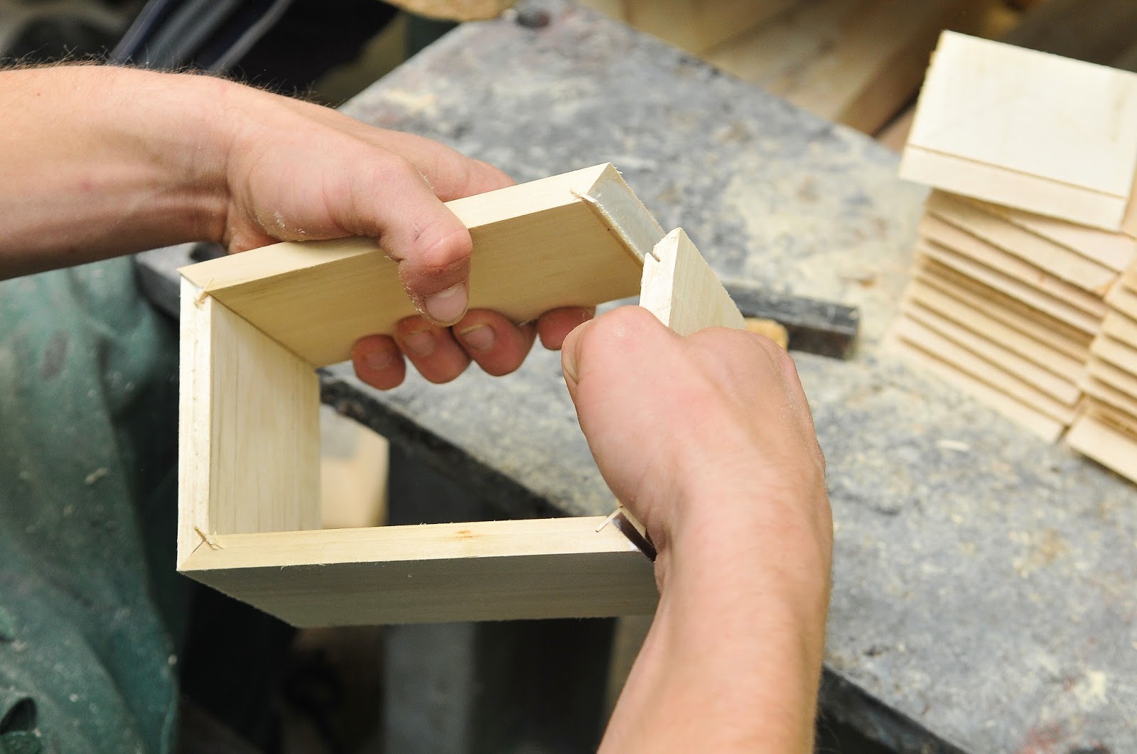 Wood Presentation Boxes: To Mitre Or Not To Mitre? That Is The Question!