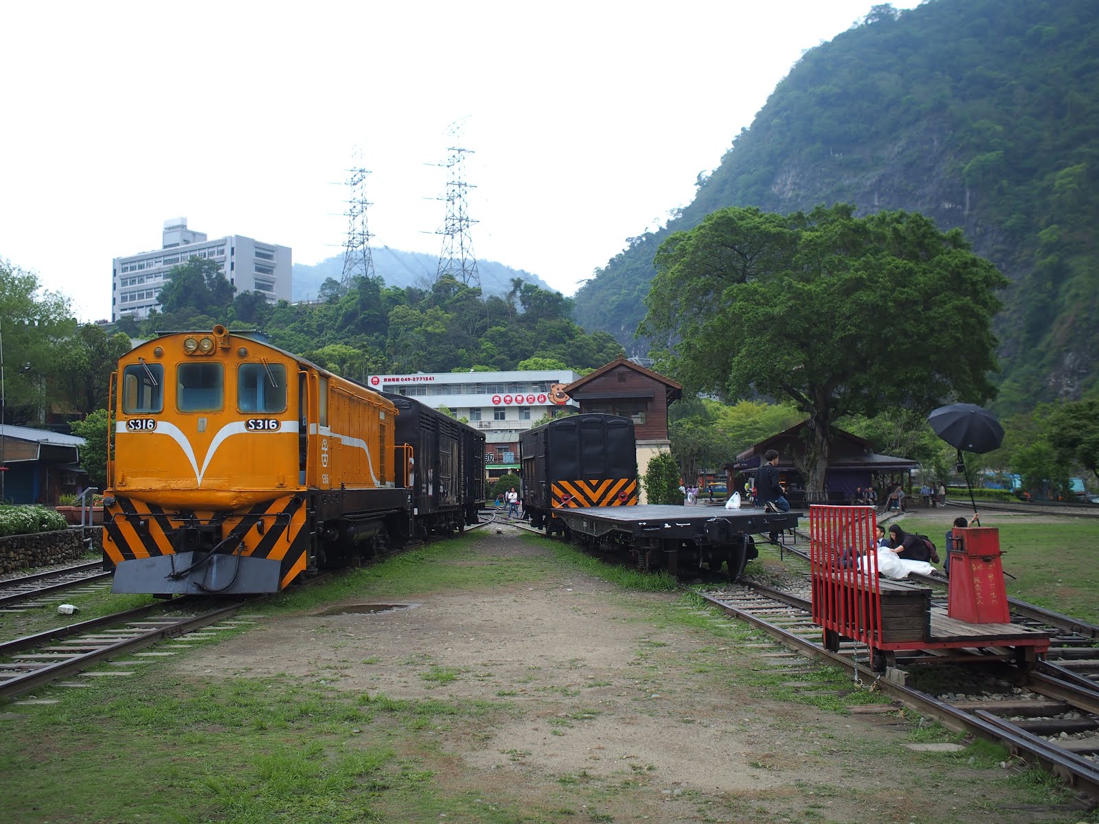VISIT THE NOSTALGIC AND CHARMING CHECHENG TRAIN STATION IN NANTOU ...