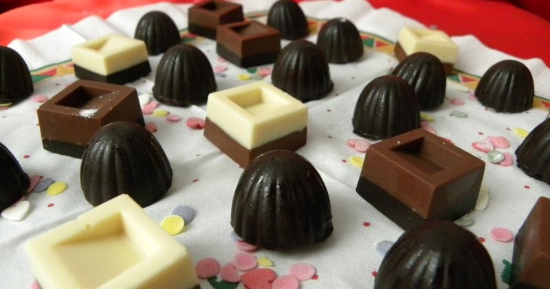 TRASTEANDO EN MI COCINA: BOMBONES RELLENOS Y BICOLORES, OCTAVO DESAFÍO