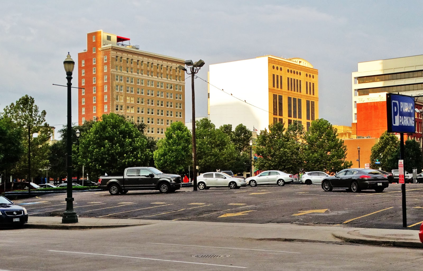 Houston in Pics: Former Union National Bank Building, now Hotel Icon on