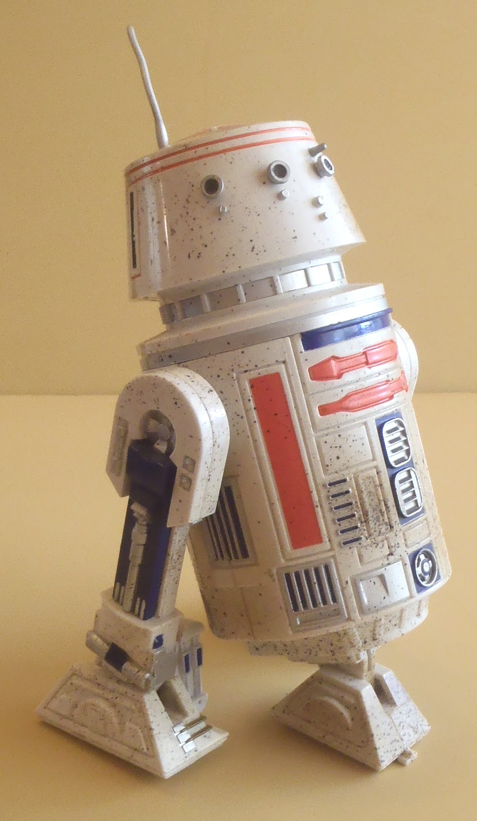 Taylor's Sweet Little Art and Nerd Site: Action Figure Friday- R5-D4