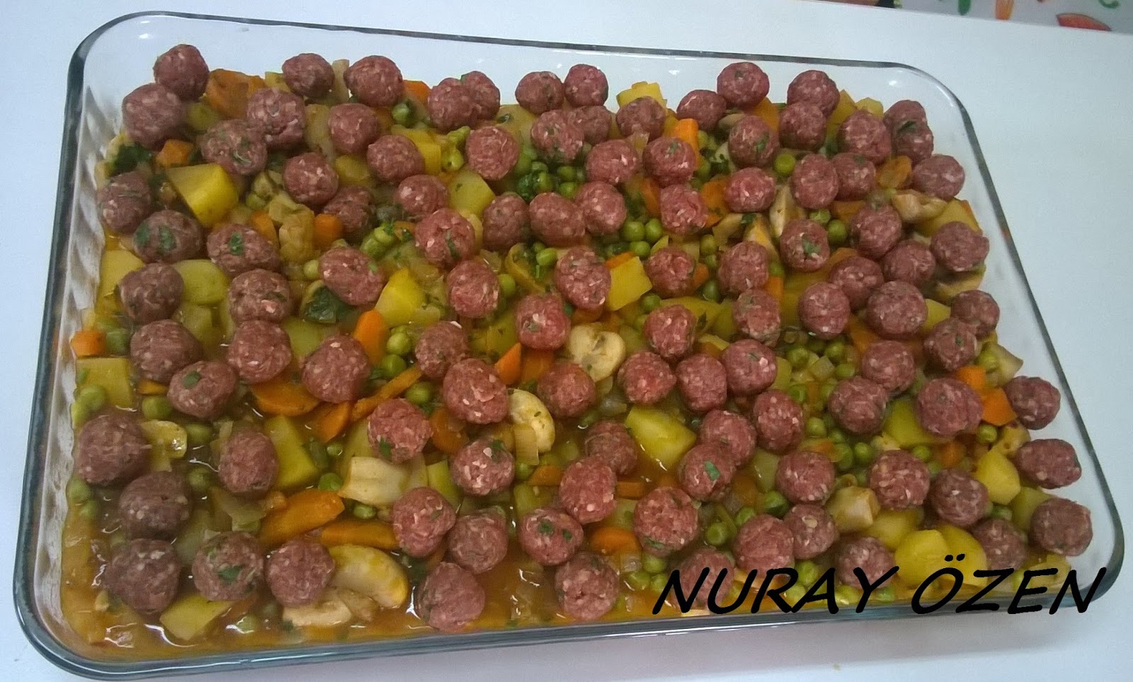 Nuray'dan Lezzetli Seçmeler: KÖFTELİ ÇİFTLİK KEBABI