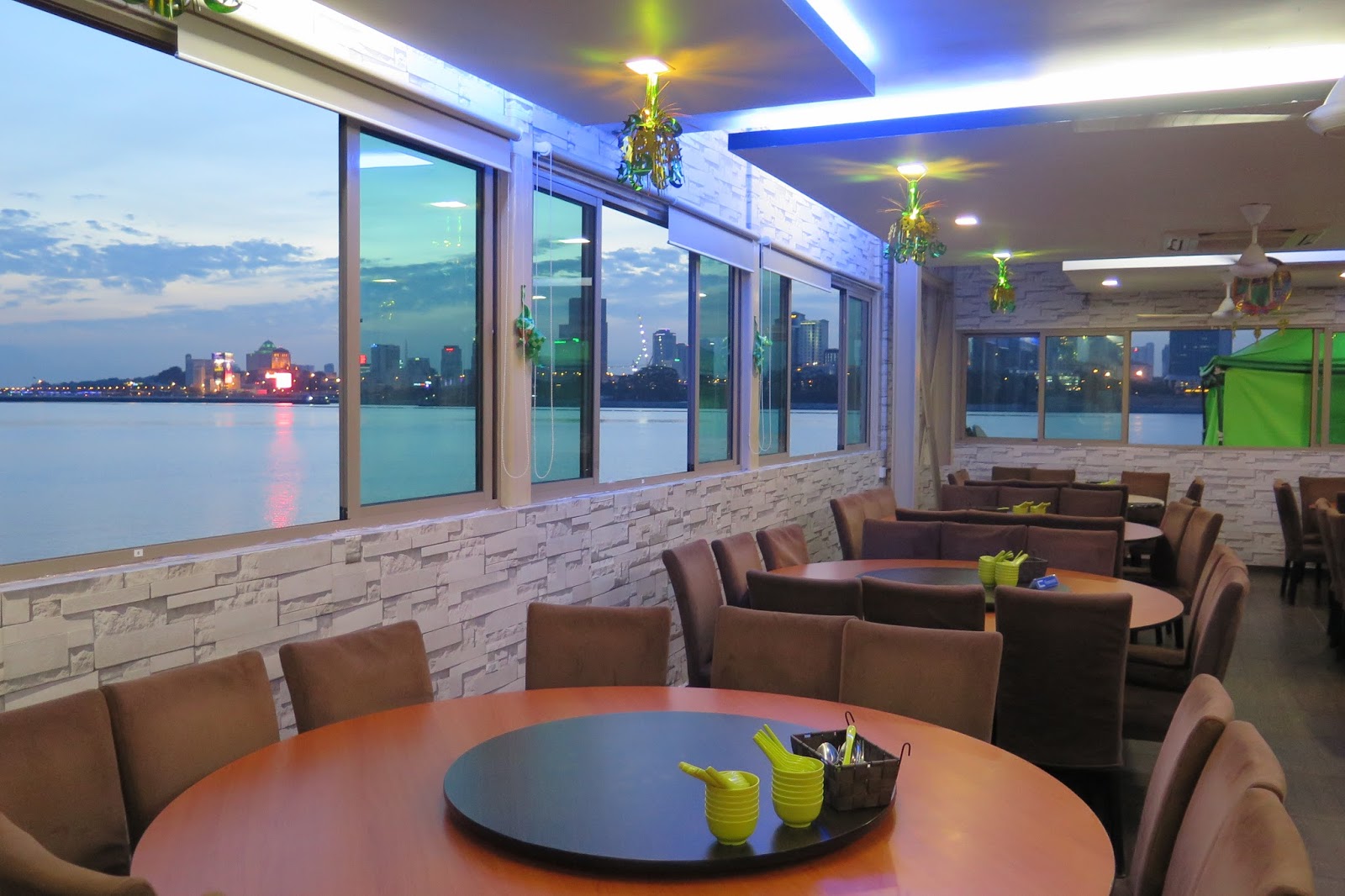 Zacbhl: Rasa Istimewa Waterfront Restaurant - Riverside Dining At ...