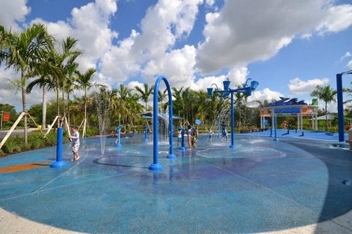 MORE KIDS THAN SUITCASES: Staying Cool at Zoo Miami