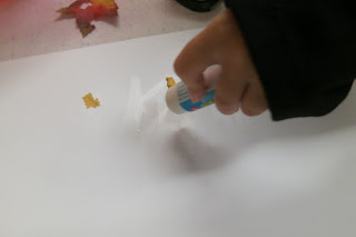 Toddler Art Class: Leaf Punching : library makers