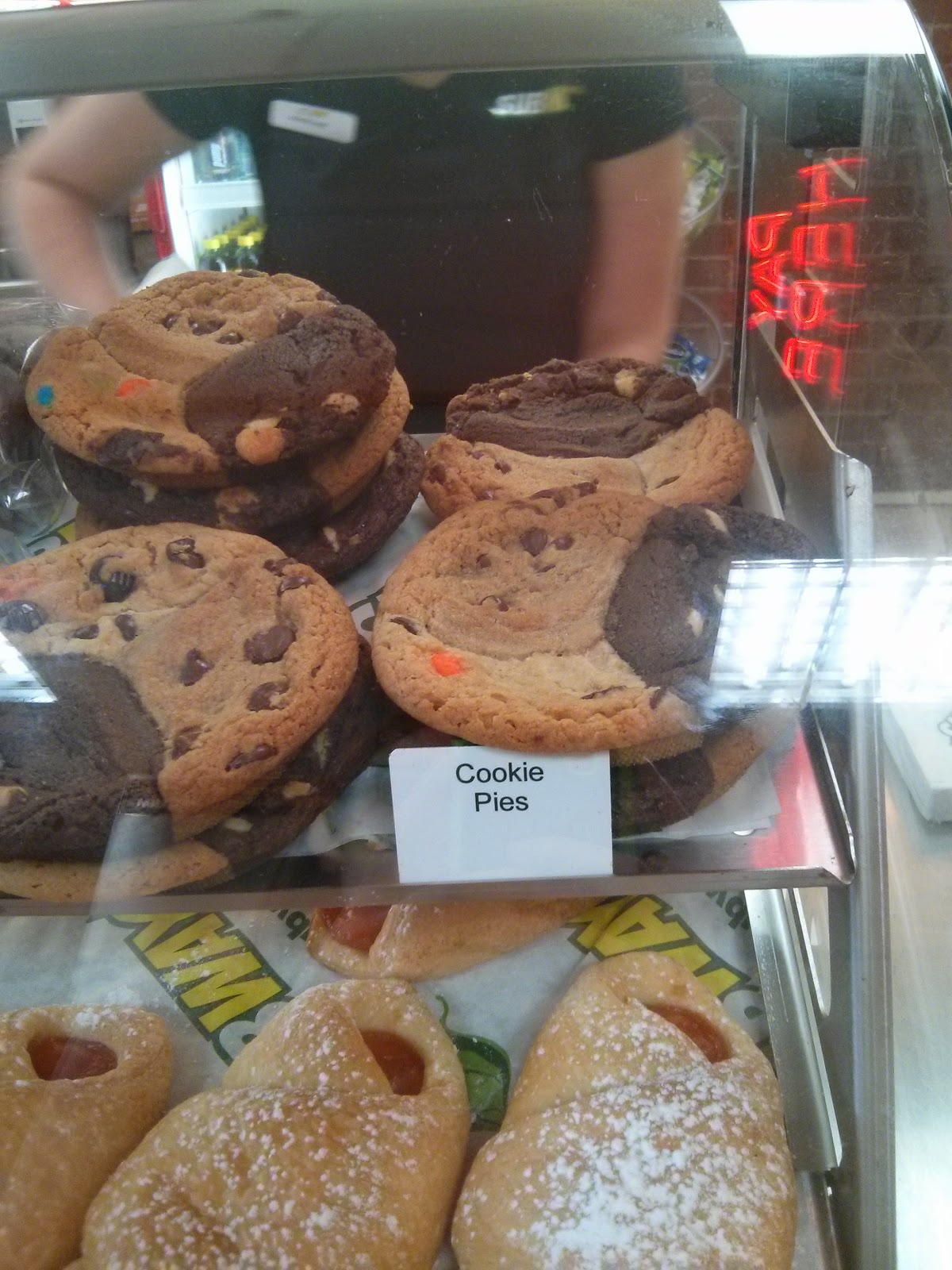 Who doesn’t like a mixed/double stacked cookie? : r/subway
