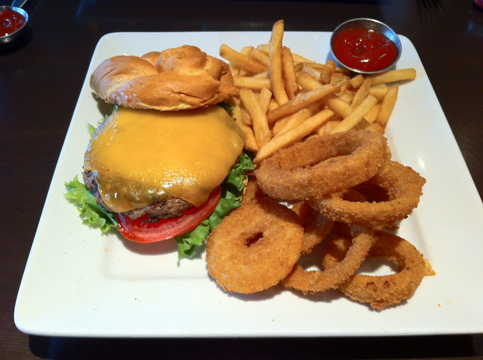Burger Critic: Ruby Tuesday - Tempe, Arizona, USA