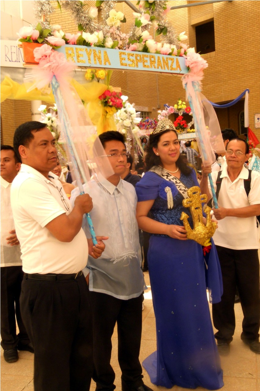 the viewing deck: Middle East 2012 Santacruzan (Flores de Mayo)