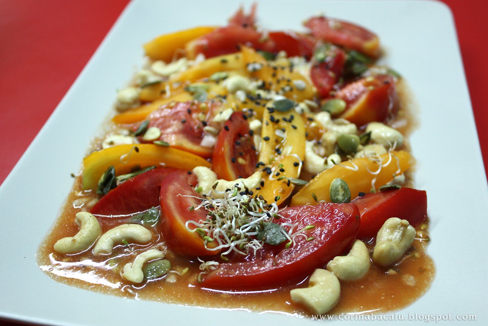 Simplicity of life: Mancare cu rosii colorate