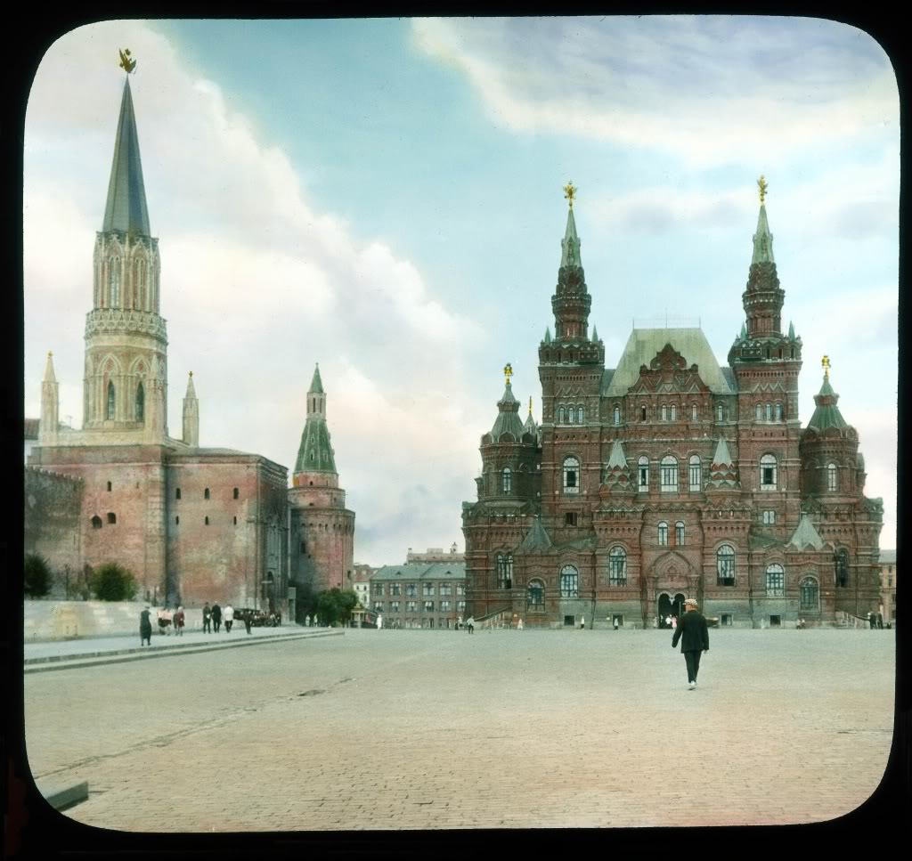 A Gallery of 75 Stunning Hand-Colored Slides of an Old Moscow in 1931 ...