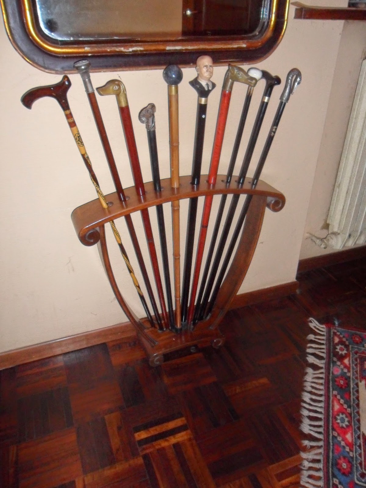 ilclanmariapia: Il bastone da passeggio