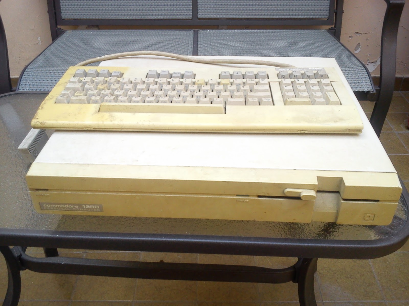 Commodore 128 DCR, Commodore manía
