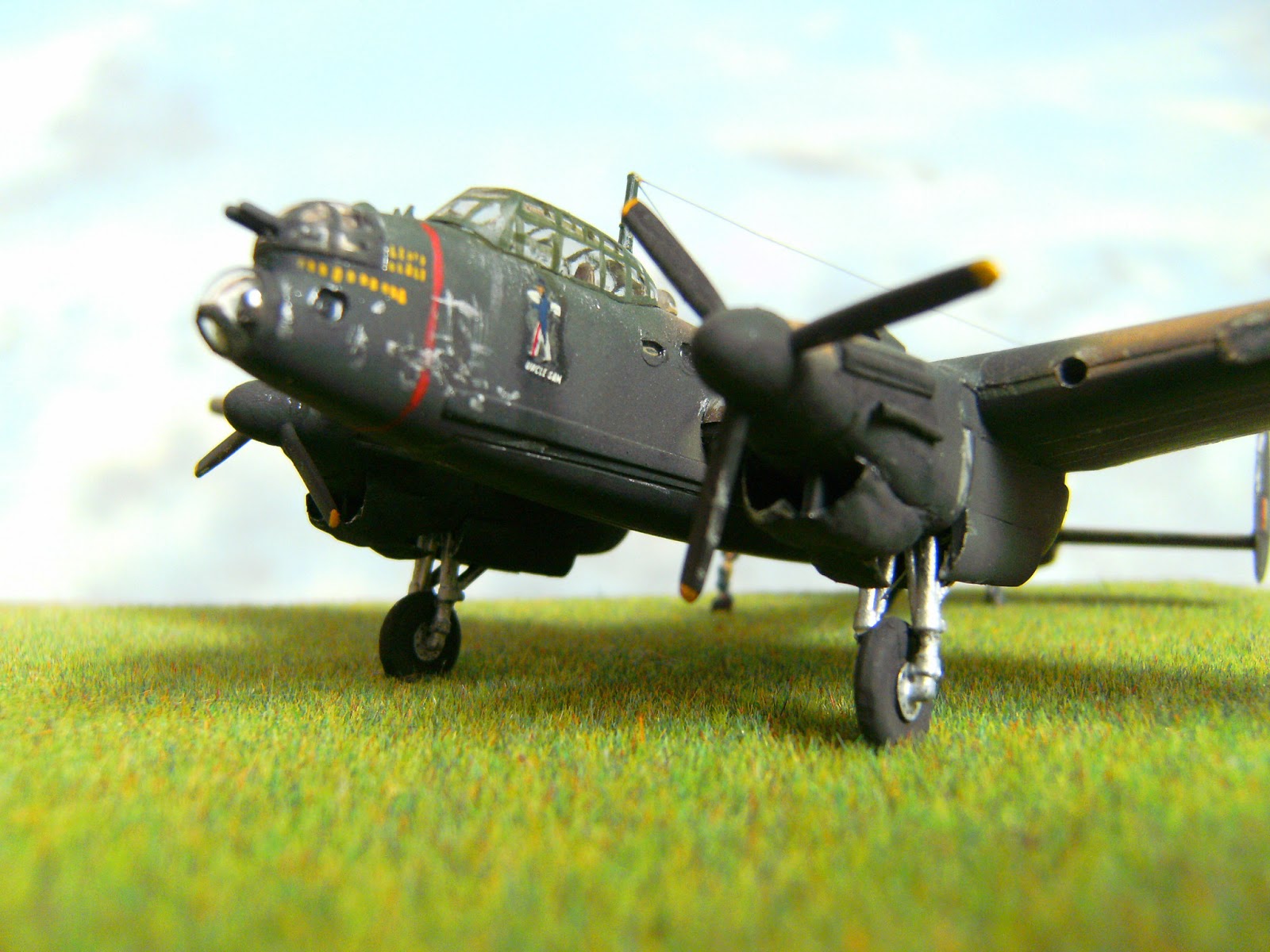 Happyscale-Modellbau: Avro 679 Manchester - Academy scratch conversion ...