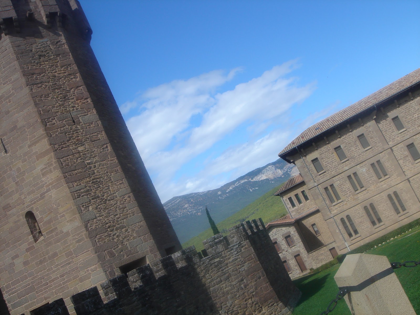 Historia y Genealogía: Castillo de Javier. Navarra