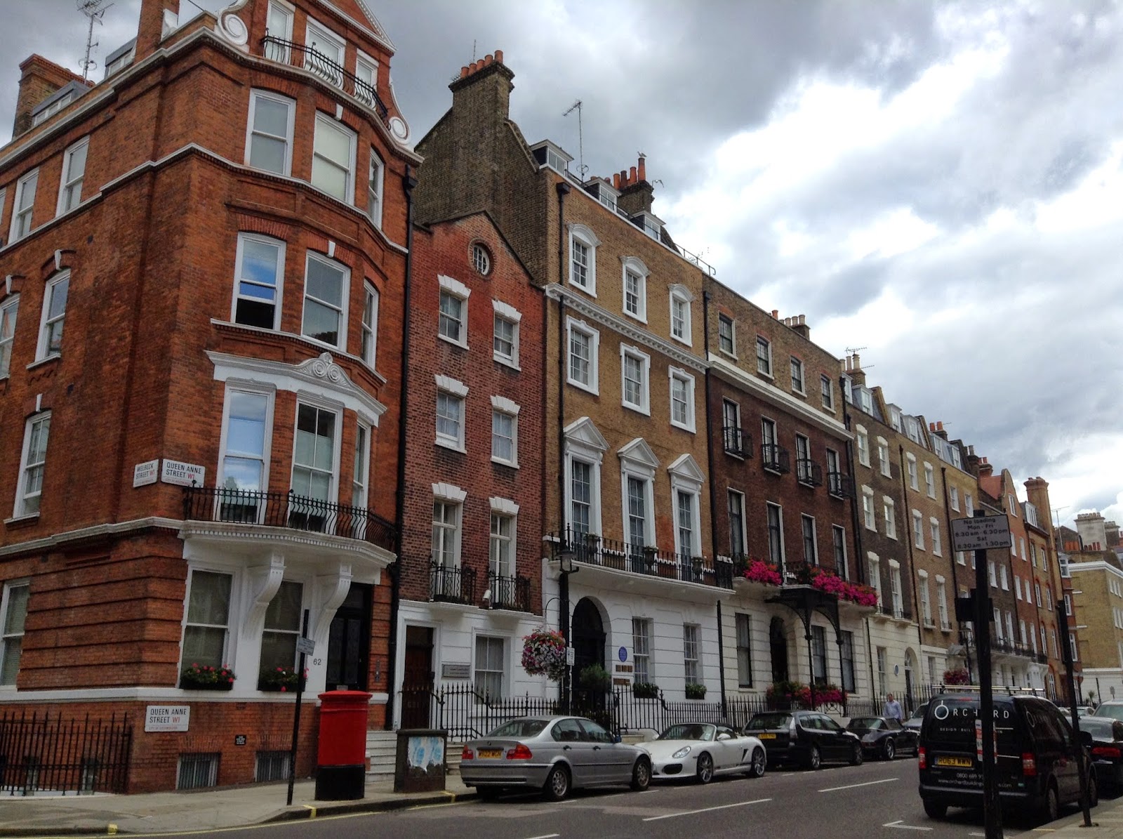 Holmes and Poirot in London: ロンドン クイーン アン ストリート（Queen Anne Street）