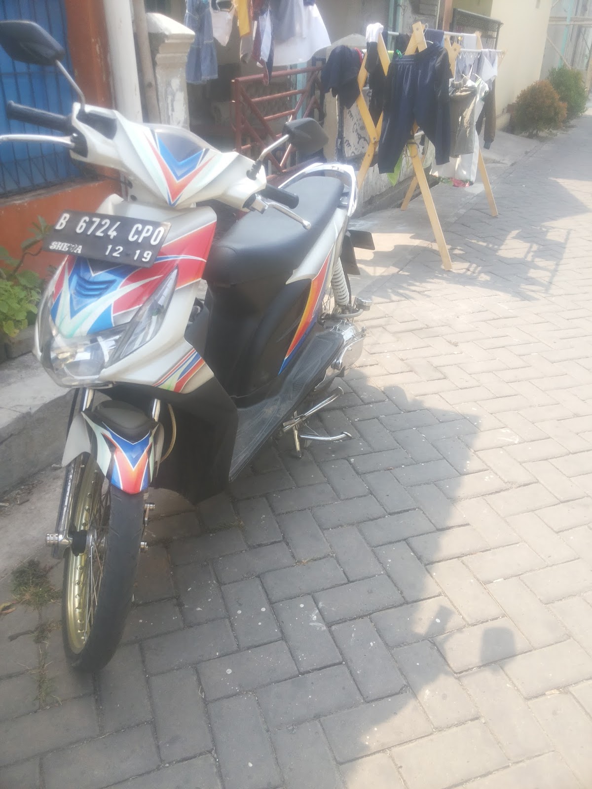 modif motor beat: modif motor beat putih