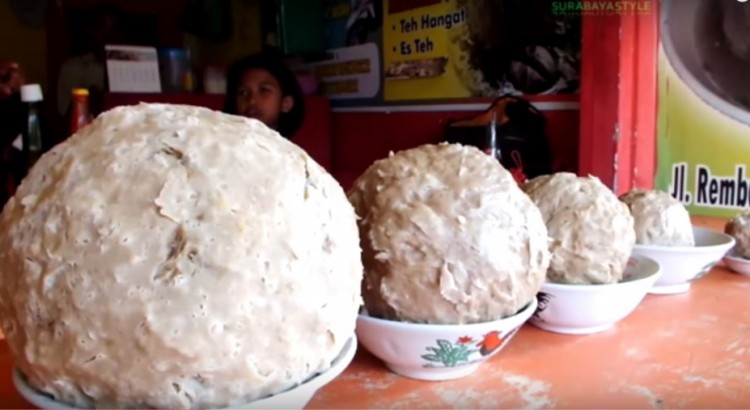 Masakan Khas Indonesia Cobain Nih Bakso Klenger Bakso Sebesar Kepala