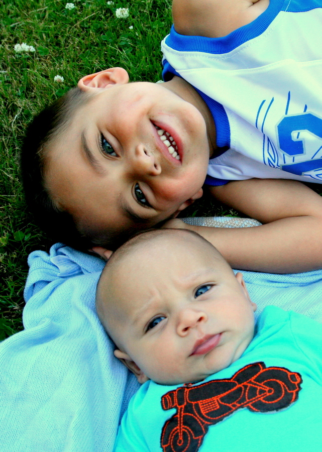 Full Of The Dickens: DIY {Redneck} Sprinkler