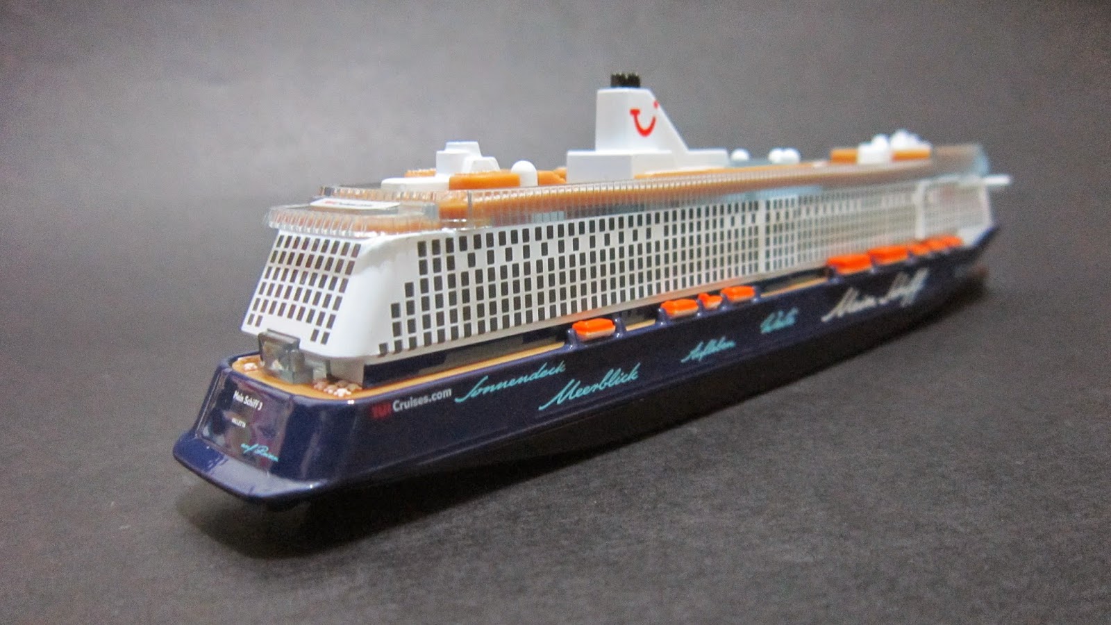 Jhan 個人模型製作工房 model toy making studio (^-^): Siku 1/1400 TUI Cruises ...