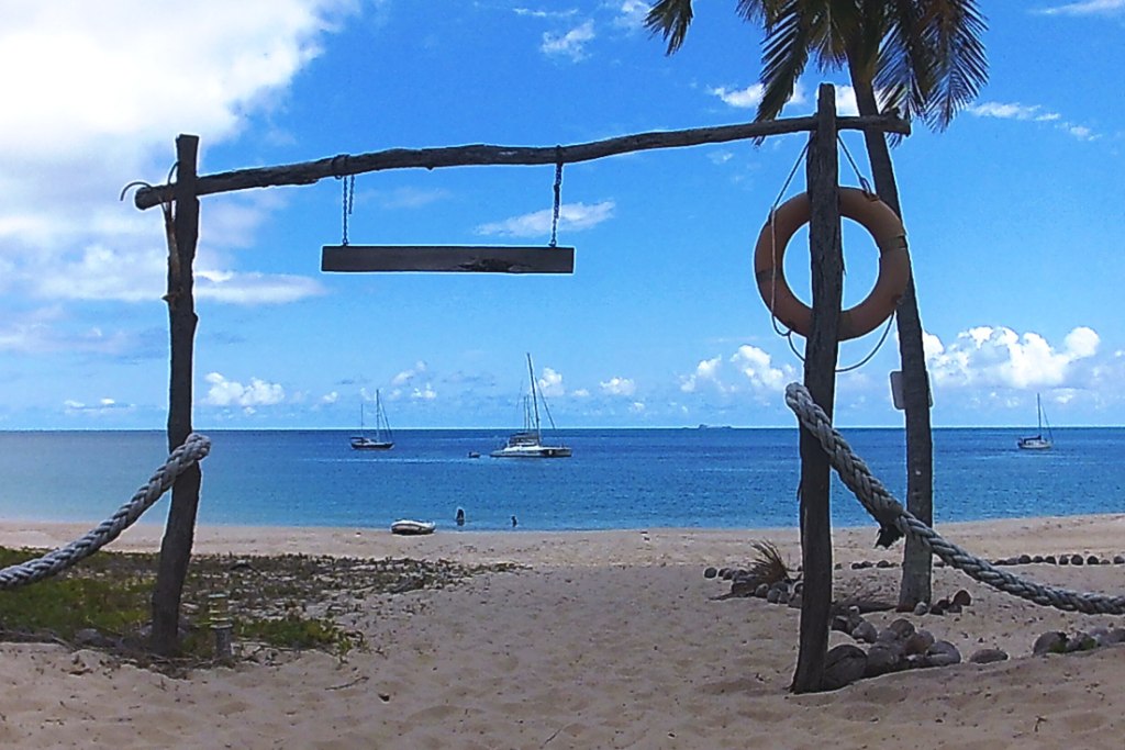 Dreamtime Sail: Middle Percy Island – The cruiser’s Great Barrier Reef ...
