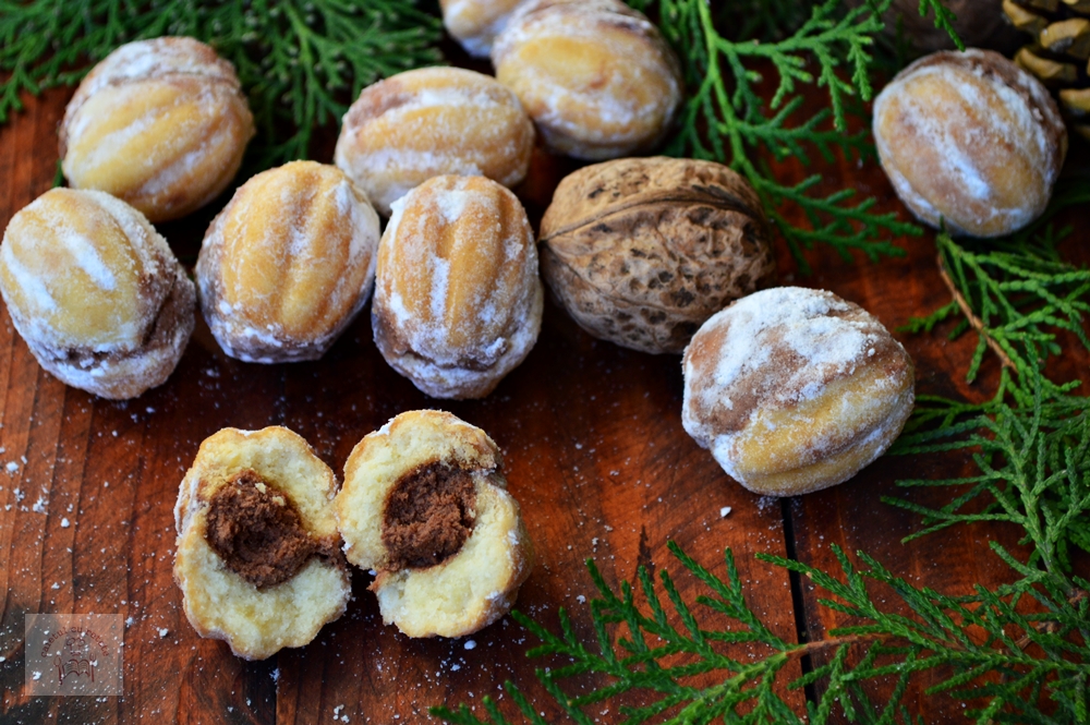 Nuci umplute cu crema - CAIETUL CU RETETE