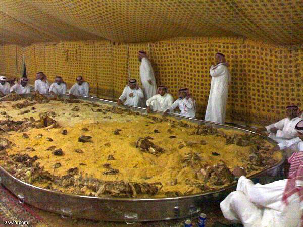 ترفيه وتسلية: شاهد صور اكبر طبق كبسة في السعودية