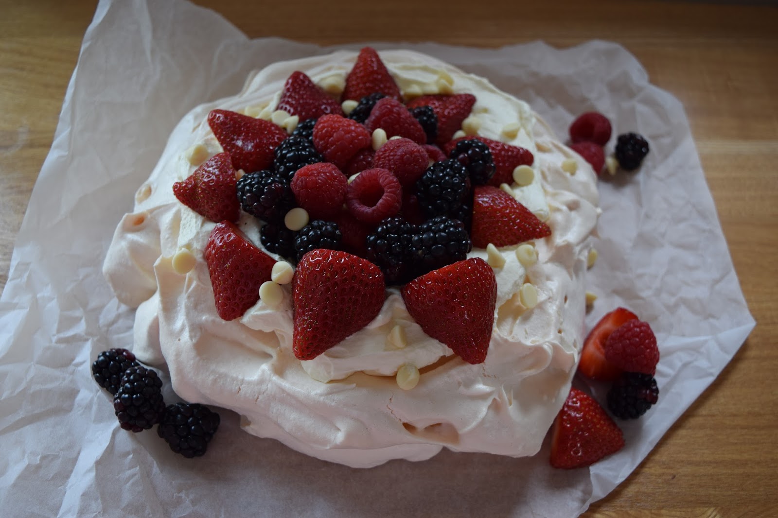 Summer Pavlova - A Wee Bit of Cake