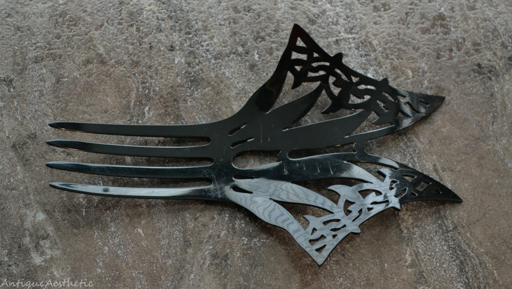 ANTIQUE AESTHETIC: Decorative Hair Combs and the dreaded Celluloid Rot