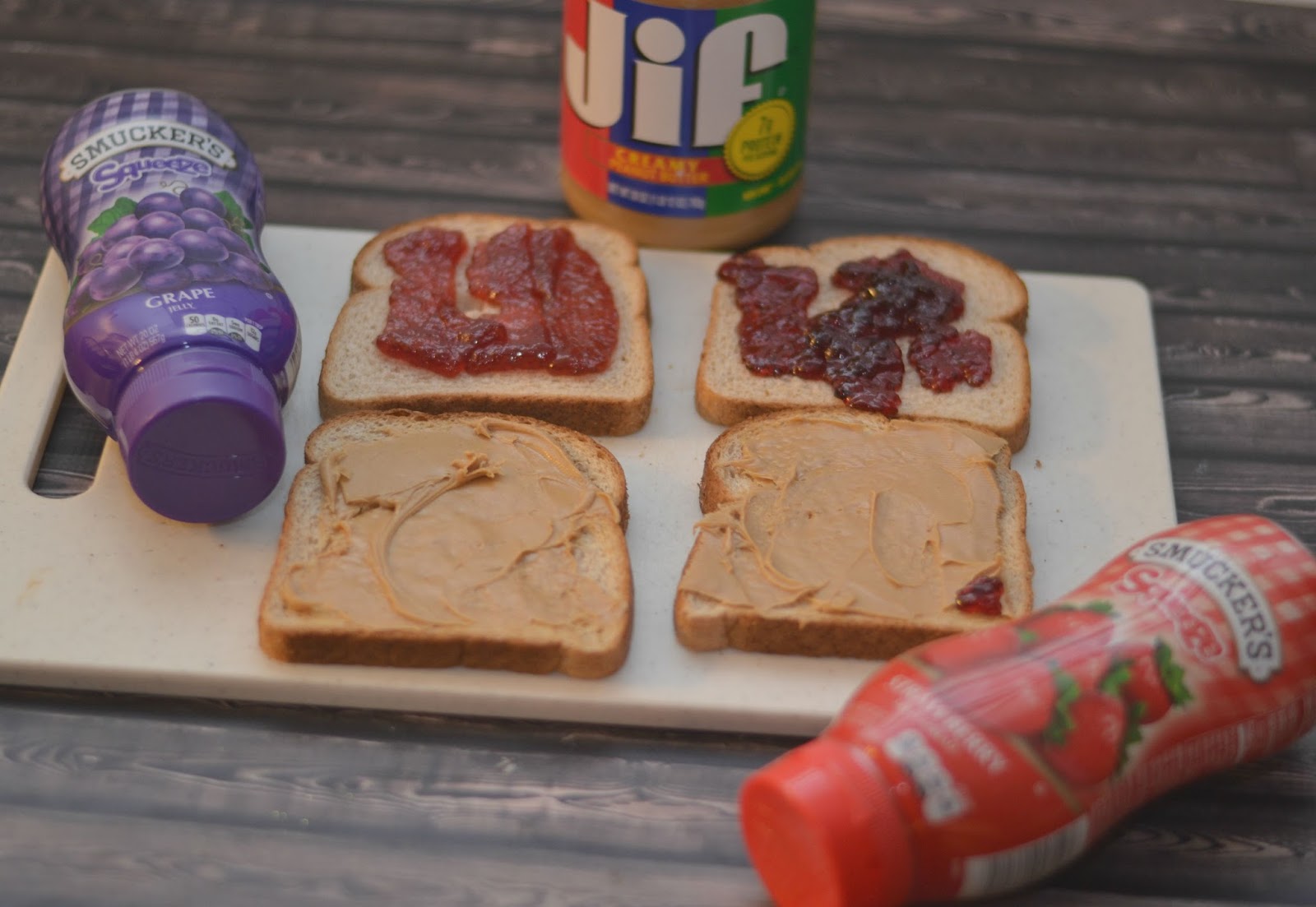 "Snackation" Silly Face Sandwiches - Building Our Story