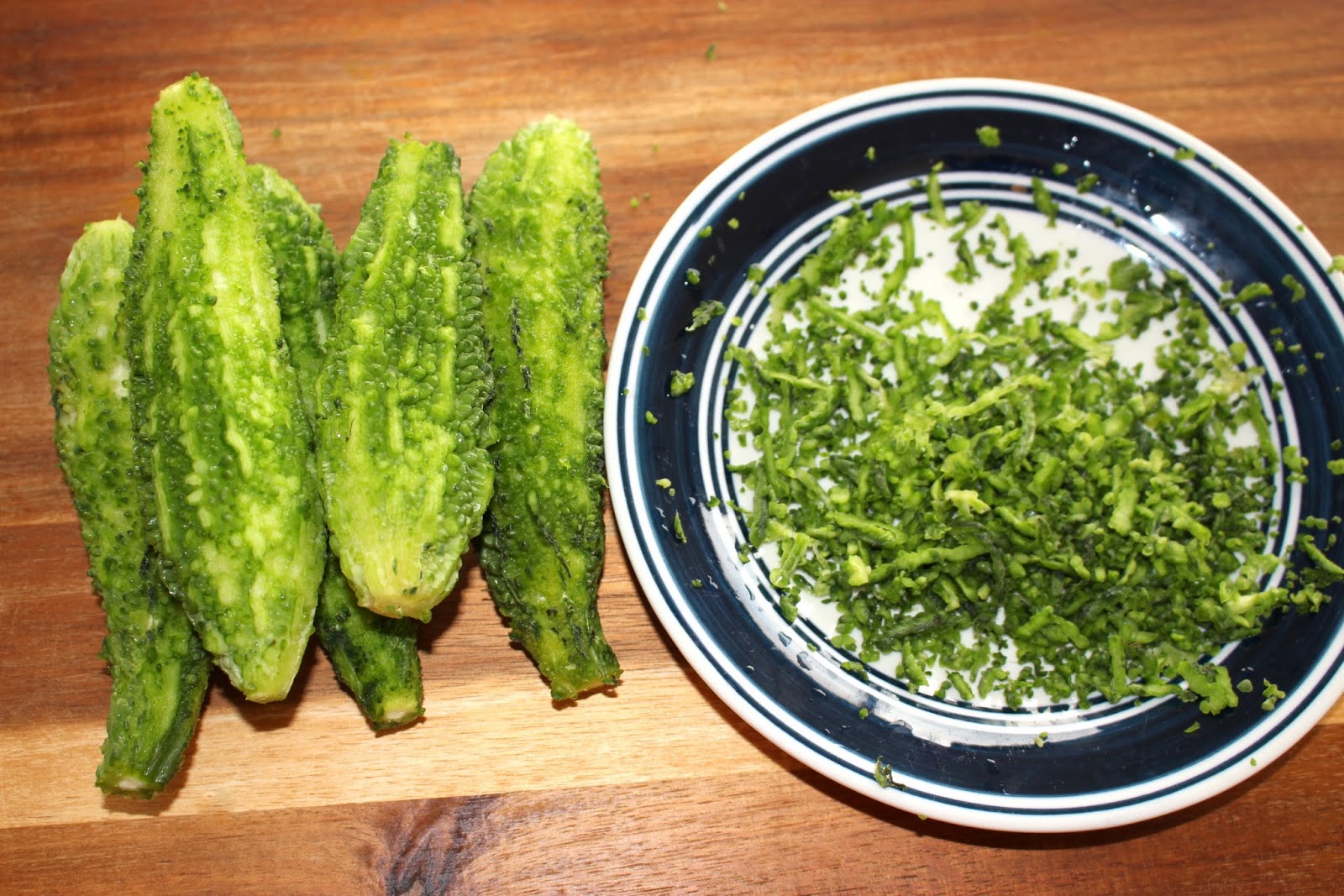 Kitchen Kathiawar: Bharela Karela Nu Shak | Stuffed Bitter Gourd Curry
