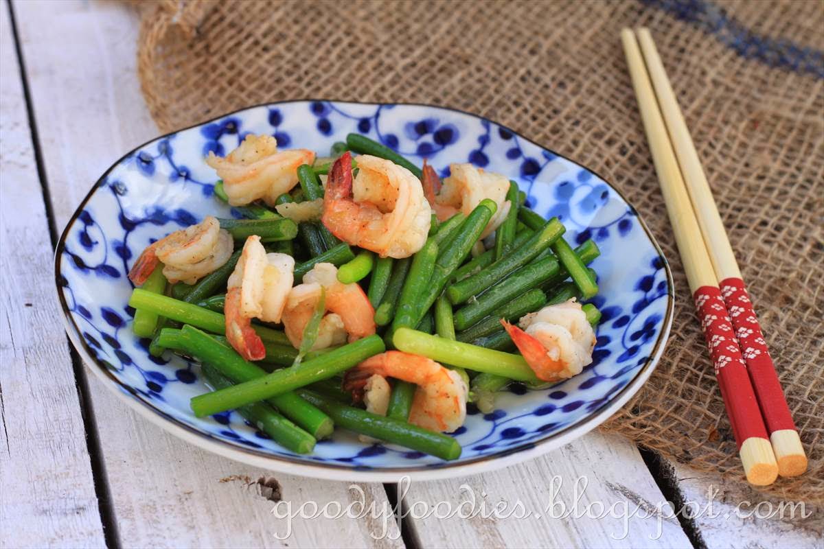 GoodyFoodies: Recipe: Stir fried flowering chives with prawns (Chinese)
