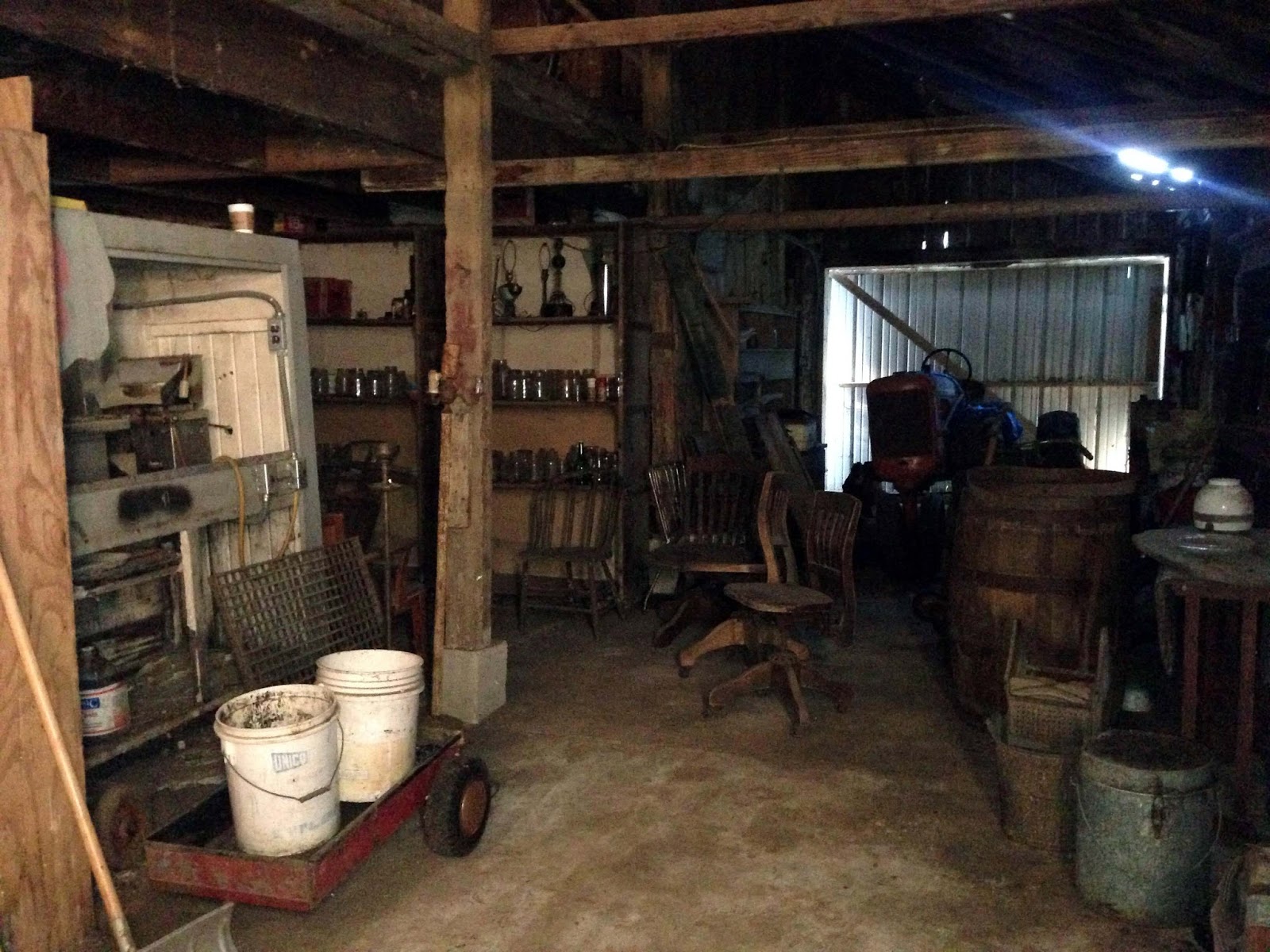 Extreme Haunting: Haunted barn ghost interacts with me