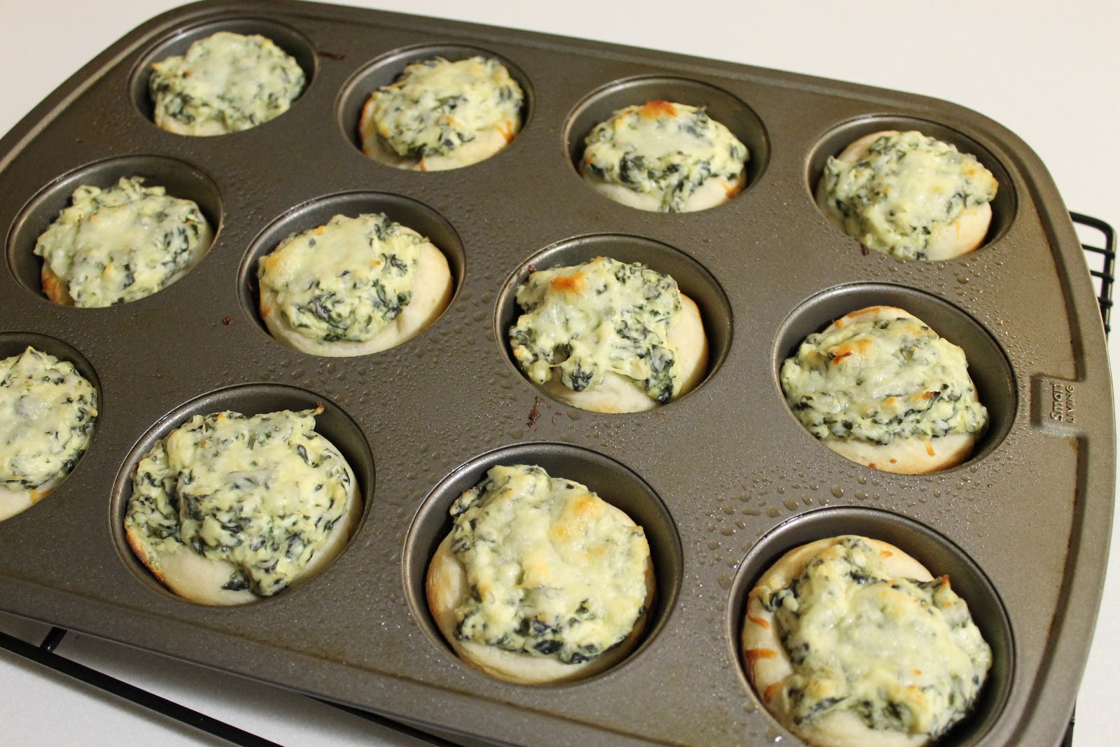 PinsterSisters: Baked Spinach Dip Cups in Mini Breadbowls