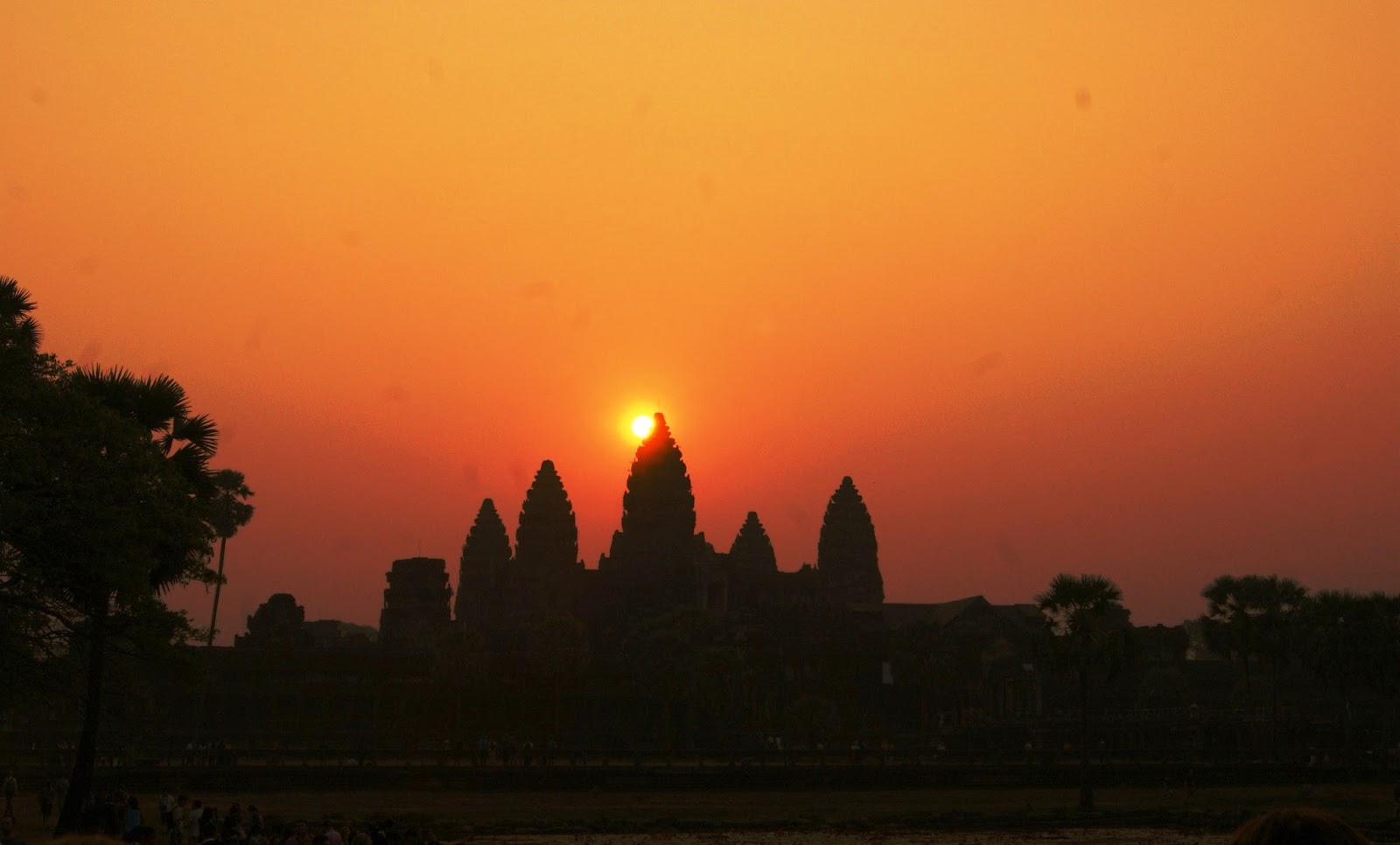 GOLDEN ANGKOR WAT, SIEM REAP, KINGDOM OF CAMBODIA - CAMBODIA