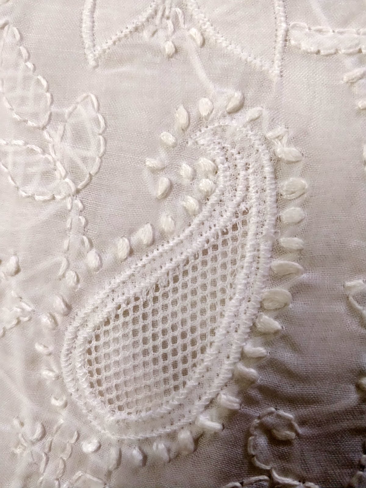 Lucknow Chikan Wholesale and Retail : Latest Collection of Designer ...