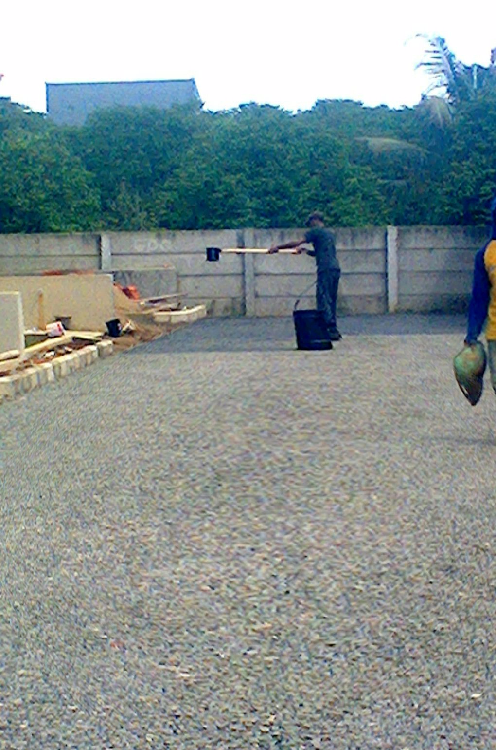 Pengecoran Asphalt Emultion sebelum gelar aspal hotmix