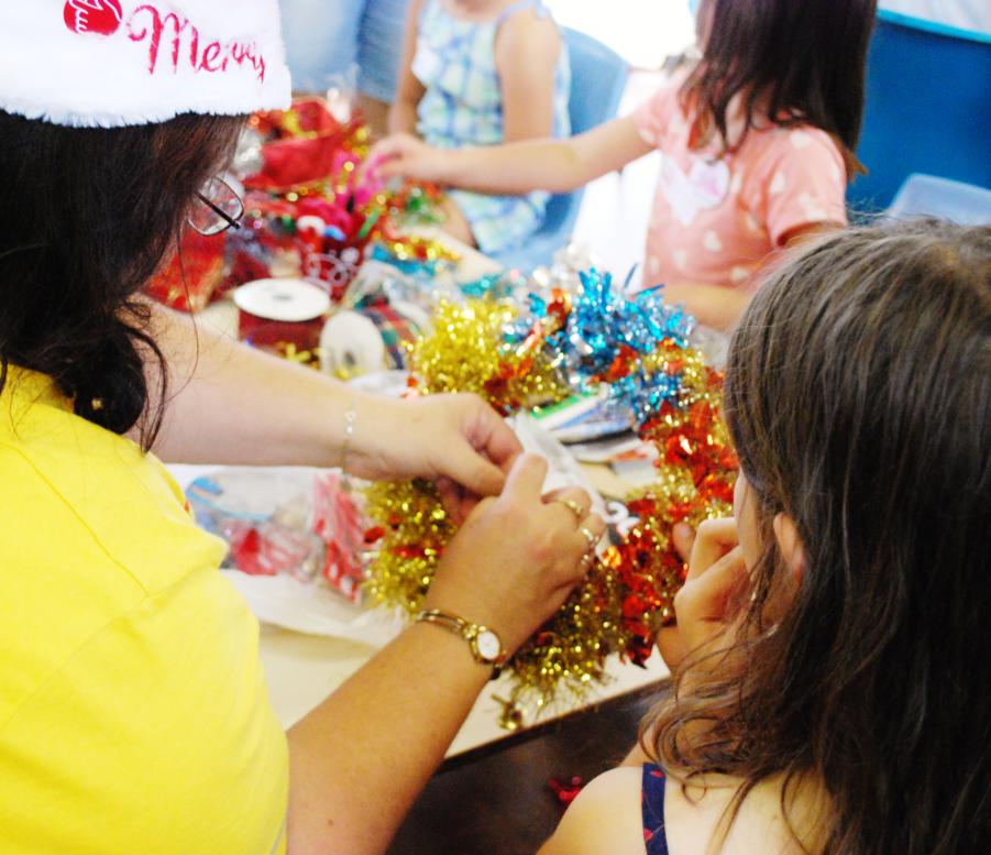 Messy Church @ Dapto Uniting: PHOTOS #2: Messy Christmas Dec '12