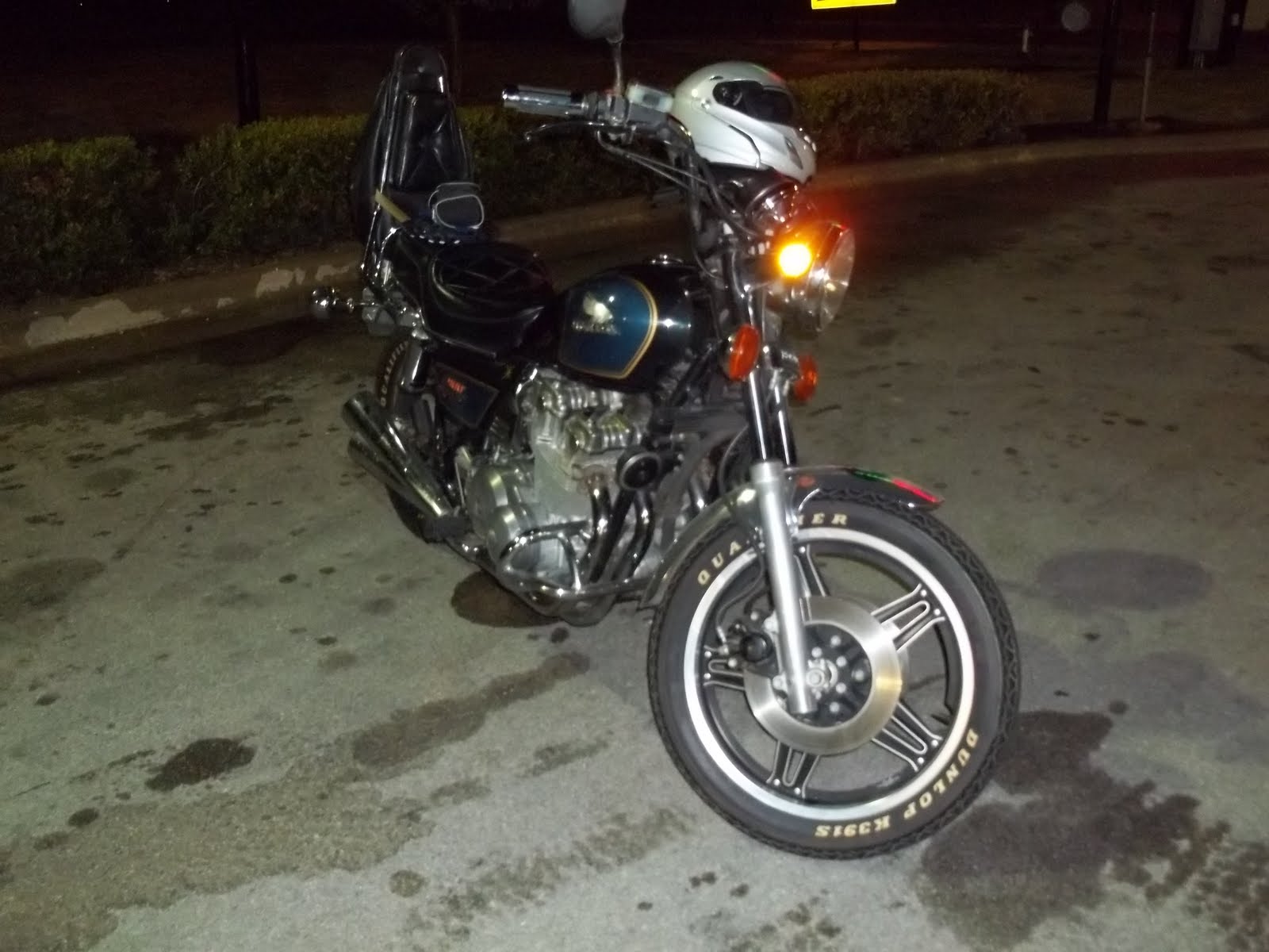 USHELLIT PEA SHELLERS AND PECAN NUT CRACKERS